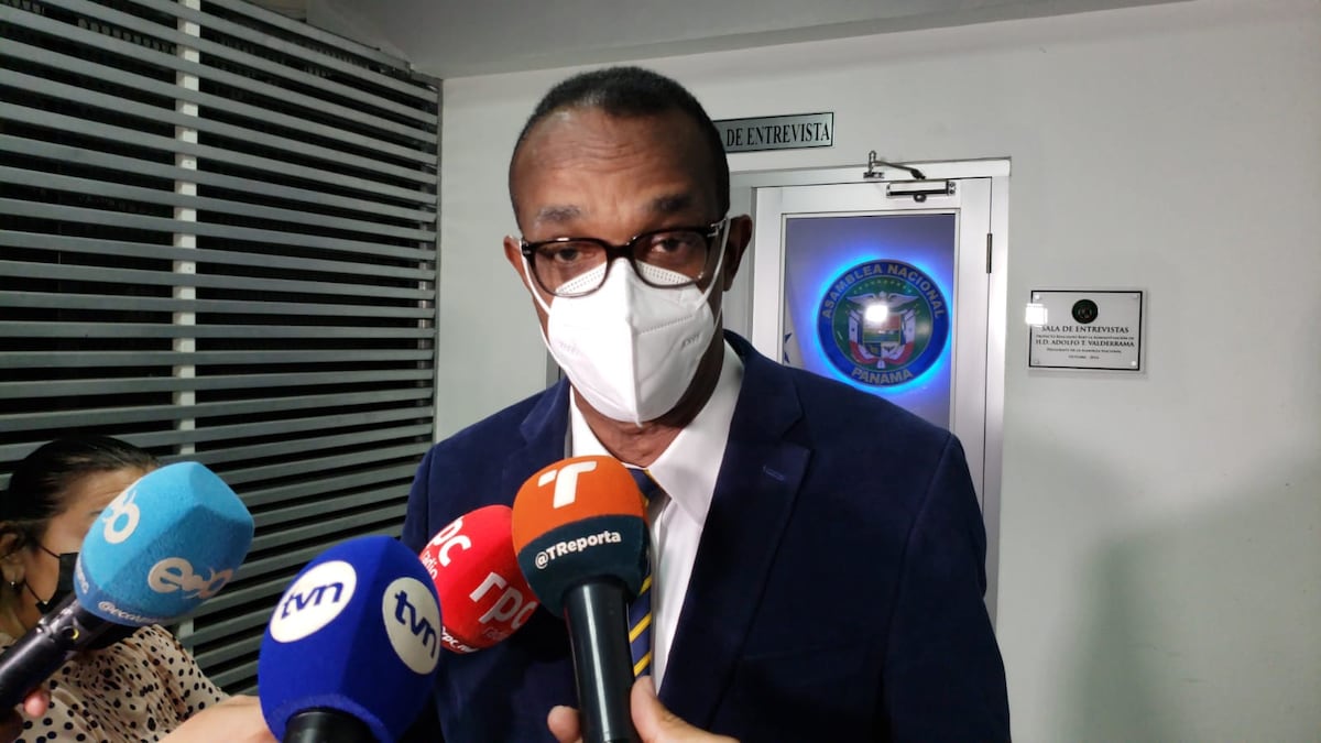 Le hackean las redes sociales al diputado Leandro Ávila