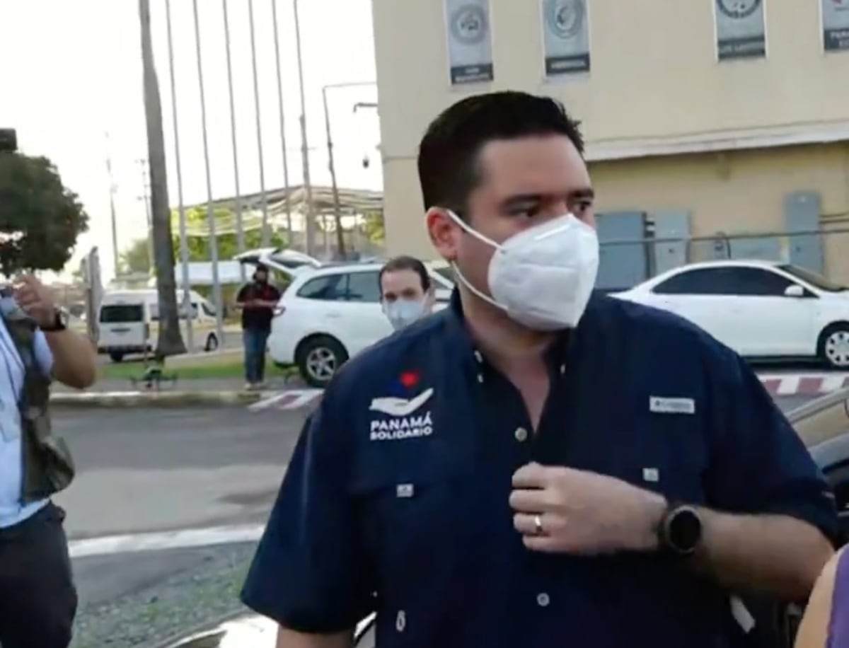 Gaby Carrizo, el primer panameño que es vacunado con AstraZeneca. Video