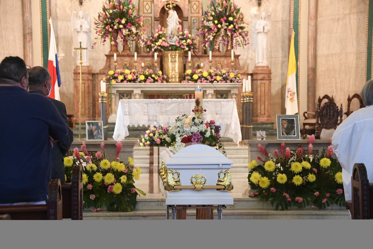 Hasta siempre titán. Entre música y sentimientos dan el adiós terrenal ...